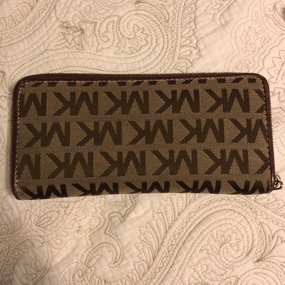 Michael Kors | Bags | Michael Kors Signature Wallet With Gold Hardware ...